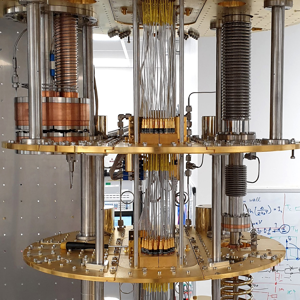 Quantum Computing Application Cluster – Combining expertise in quantum hardware and software and ...